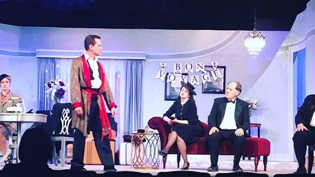 Theatre Review: ‘Present Laughter’ at Aurora Players